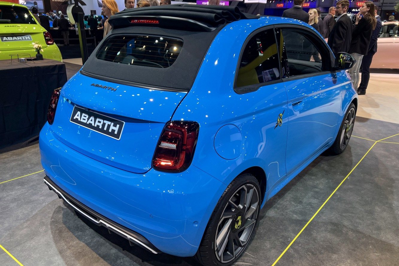 Abarth 500e Cabriolet 42 kWh (155 Hp) Electric